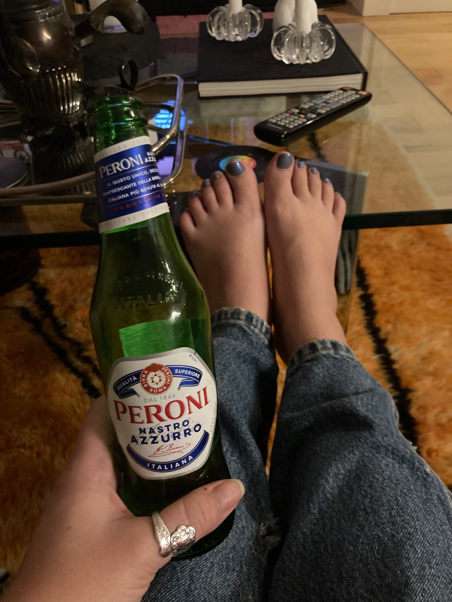 Beer bottle and toes - Fun With Feet