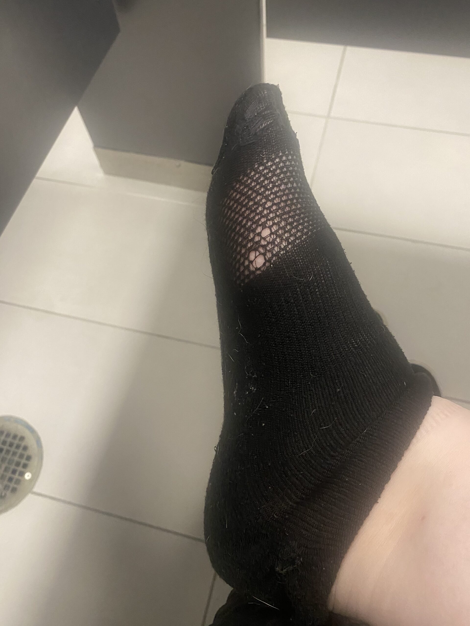 Look At My Big Sweaty Feet After Gym 👣💪🏻💦 Fun With Feet
